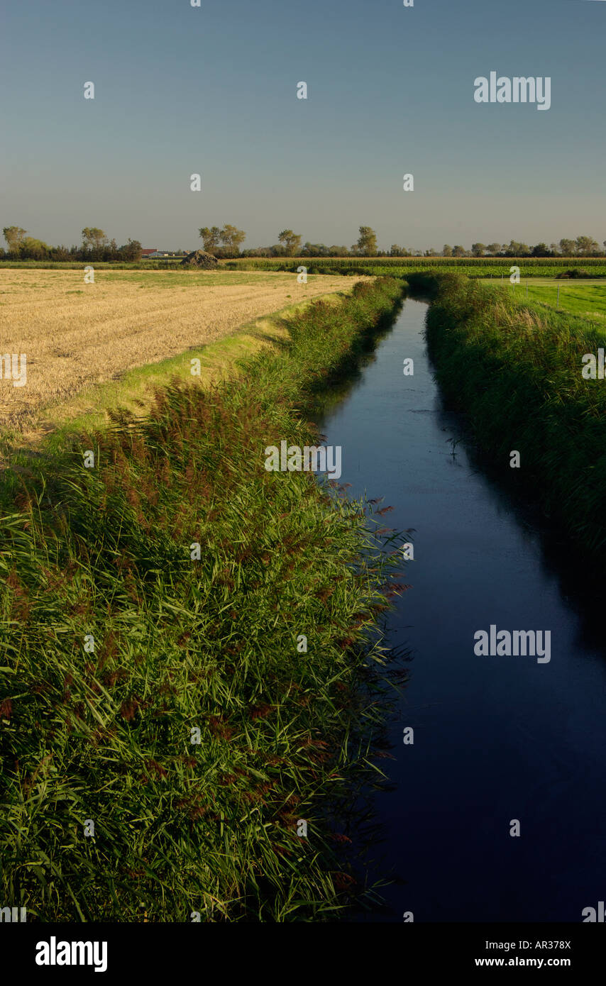 Land drainage dyke ditch hi-res stock photography and images - Alamy