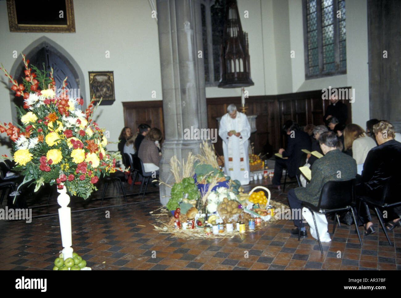 Anglican priest hi-res stock photography and images - Alamy