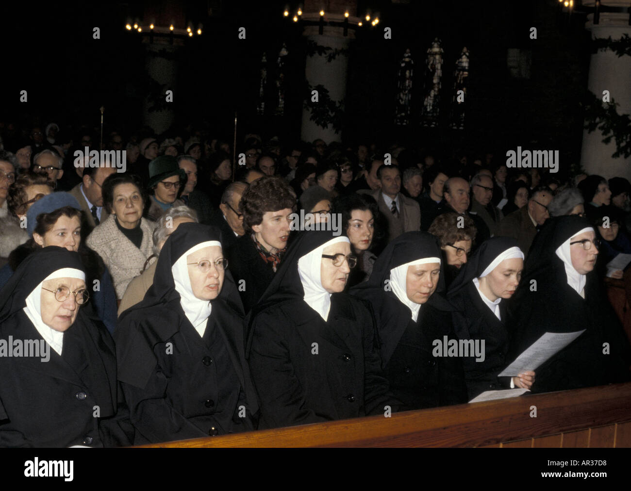 Nuns at a service in Westminster Cathedral Stock Photo - Alamy