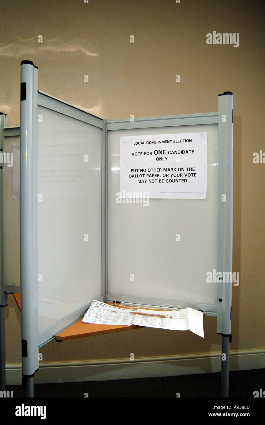Voting booth hi-res stock photography and images - Alamy
