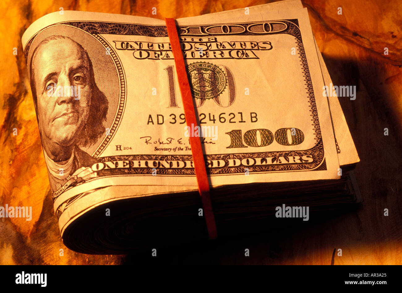 Bundle of money hi-res stock photography and images - Alamy