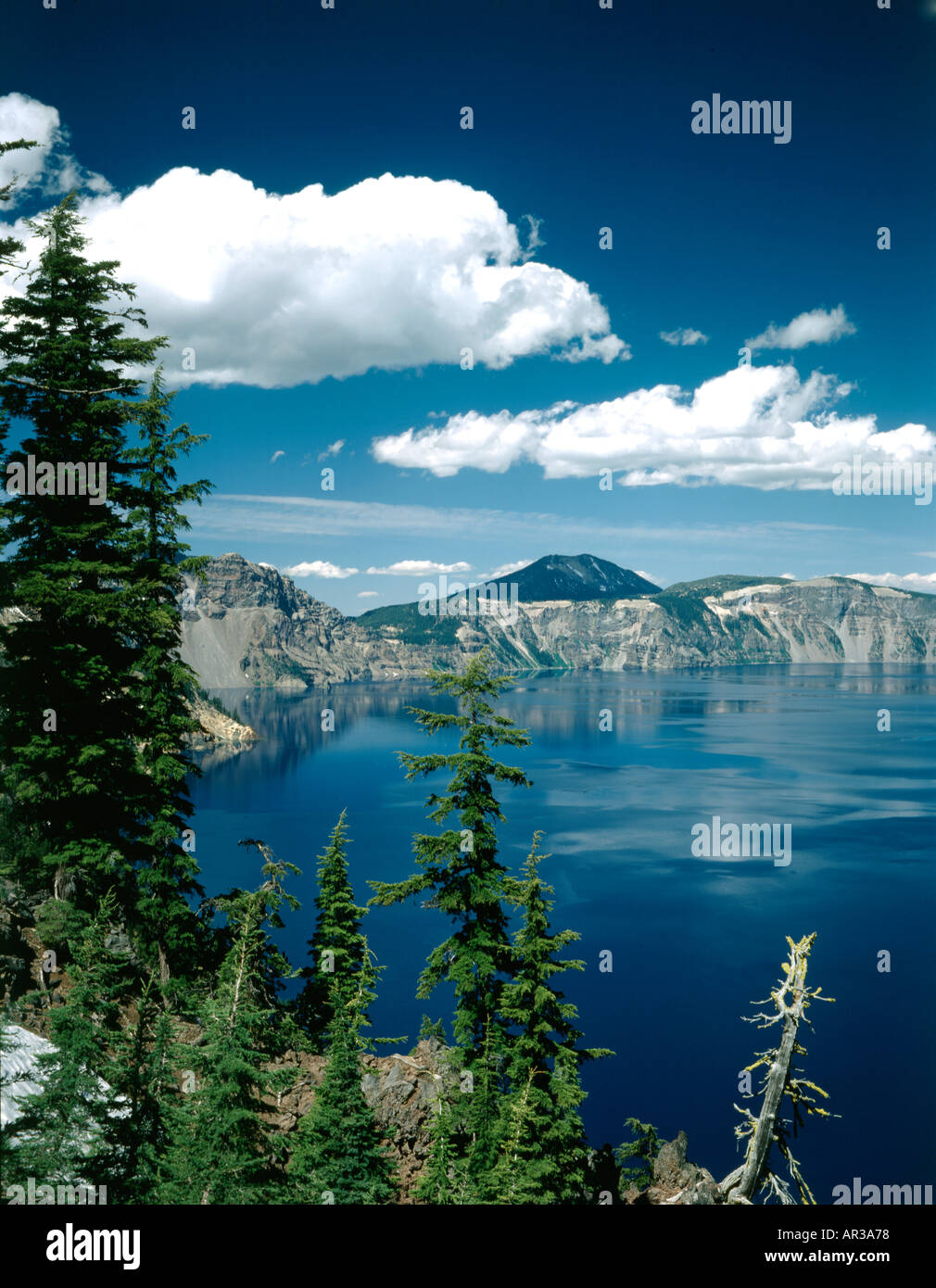 Crater Lake National Park in Oregon where America deepest and purest ...