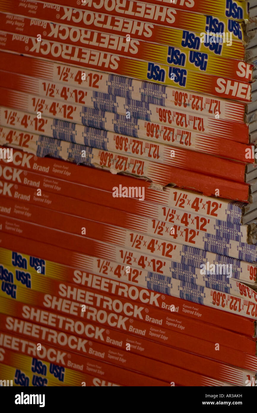 Side View of Sheets of Stacked Drywall Stock Photo - Alamy