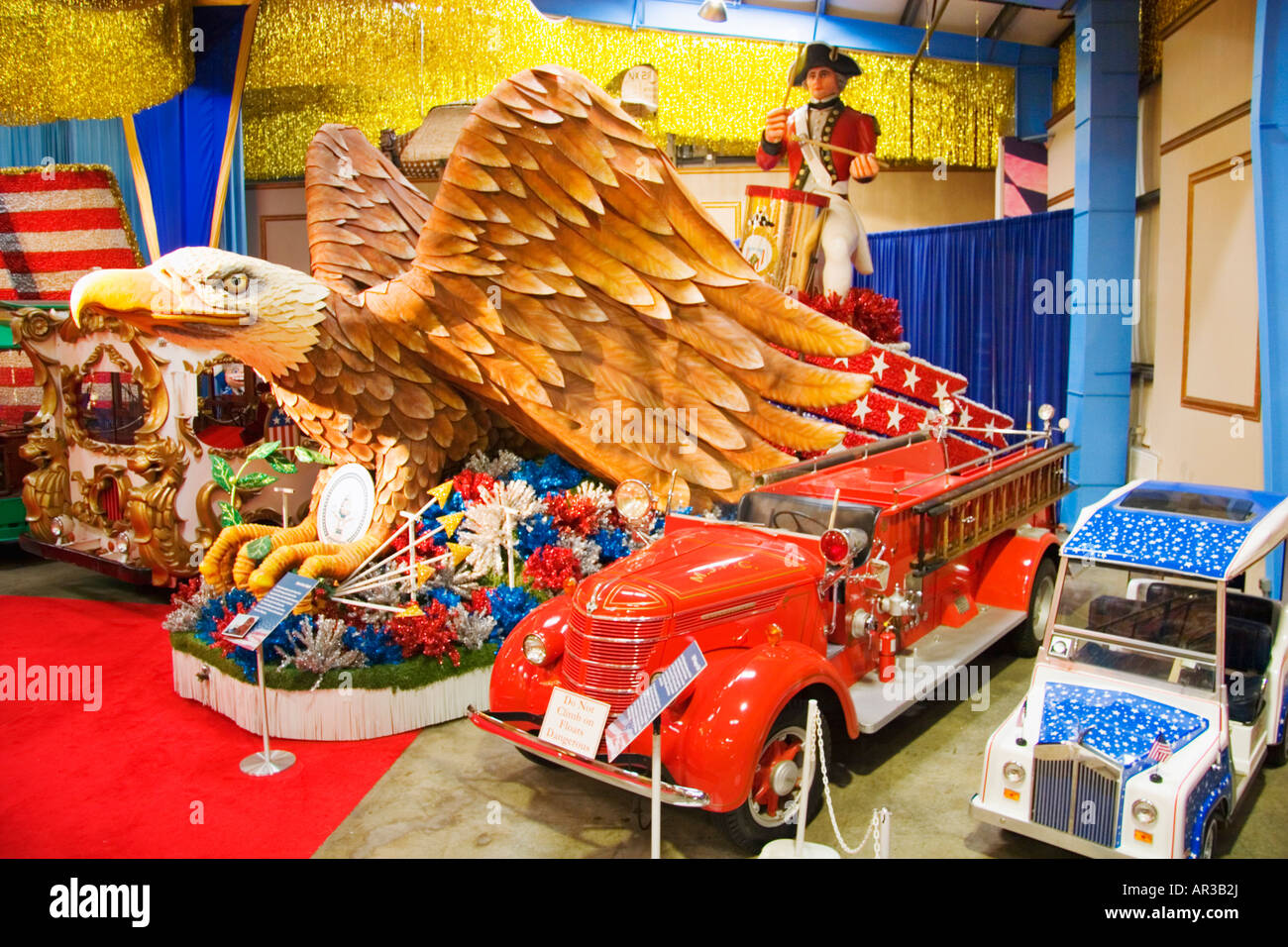Parade float eagle hi-res stock photography and images - Alamy