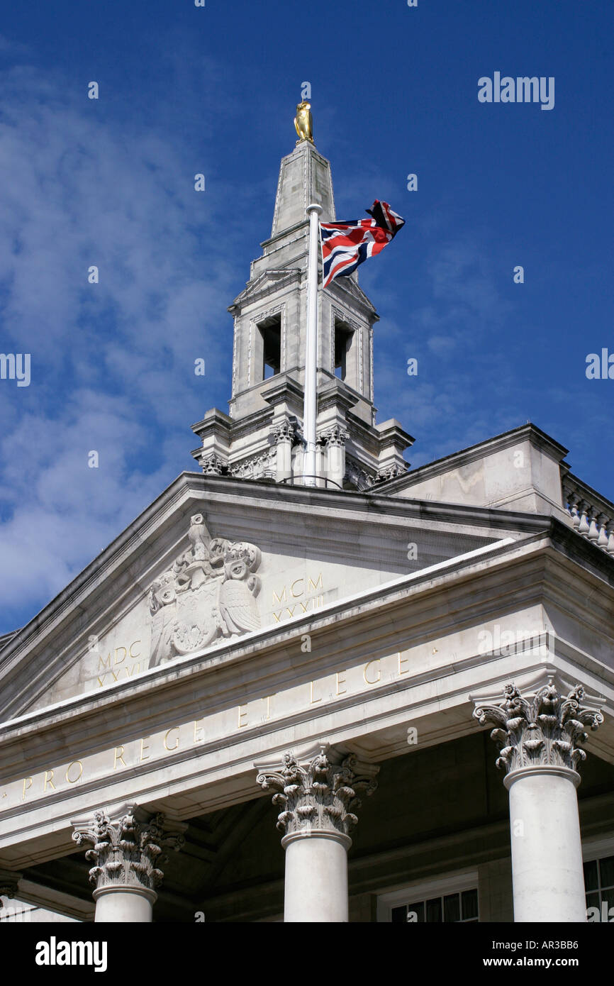 Central tower of Leeds Civic Hall topped with gilded owl Top of portico ...