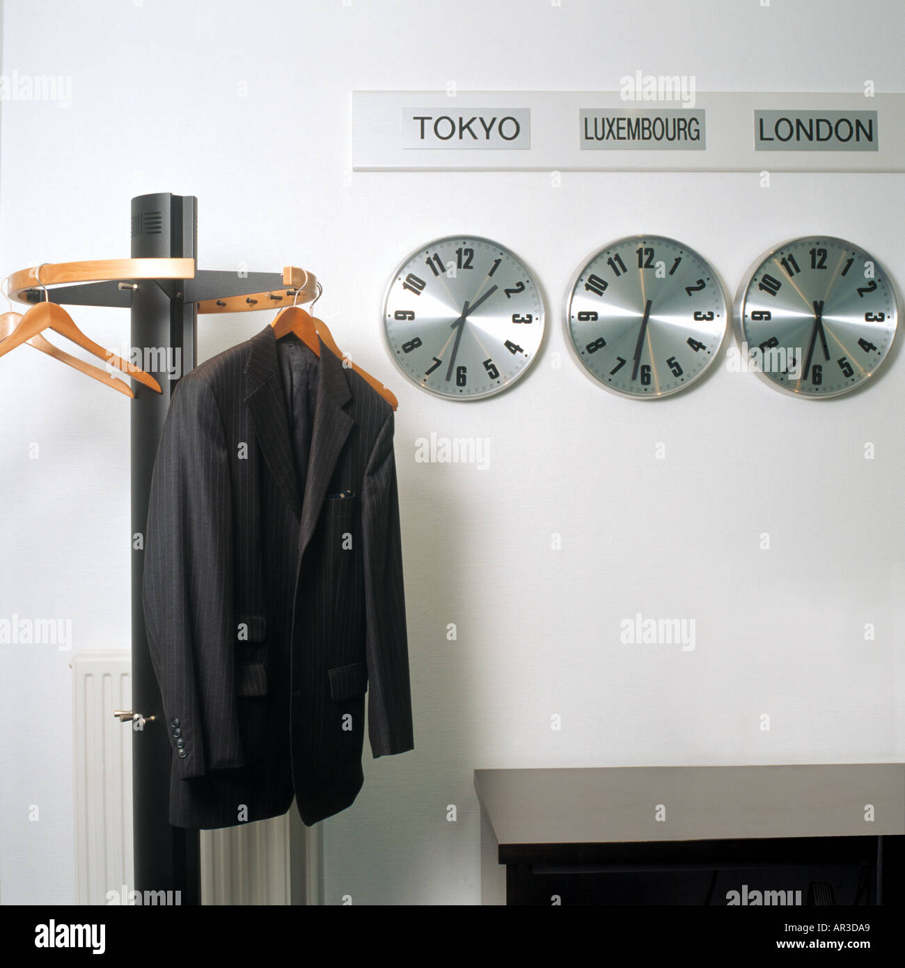 office with world time Stock Photo - Alamy