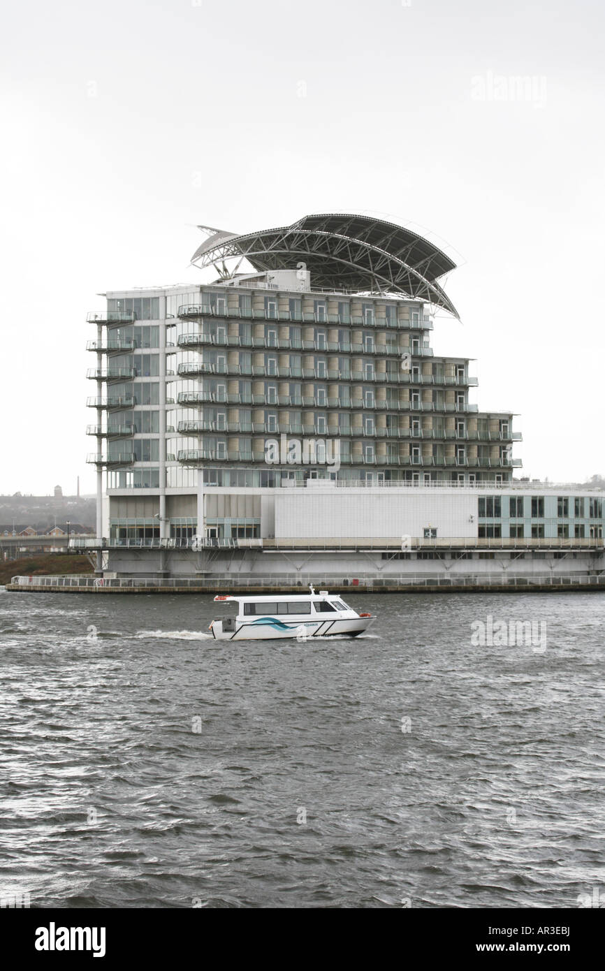 New waterfront residential apartments Cardiff Bay, Wales Stock Photo ...