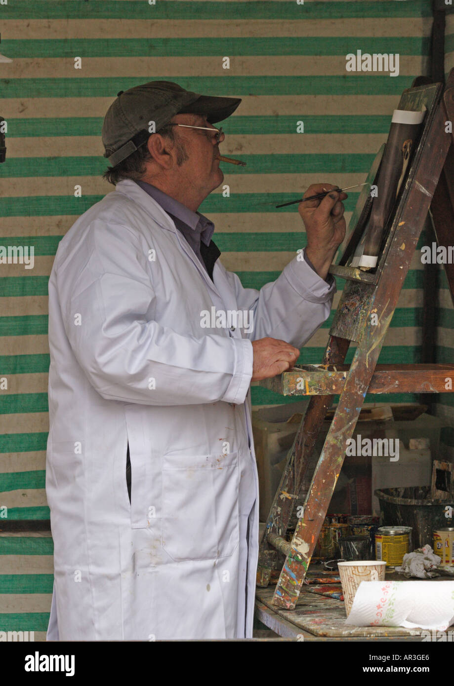 Sign writer brush hi-res stock photography and images - Alamy