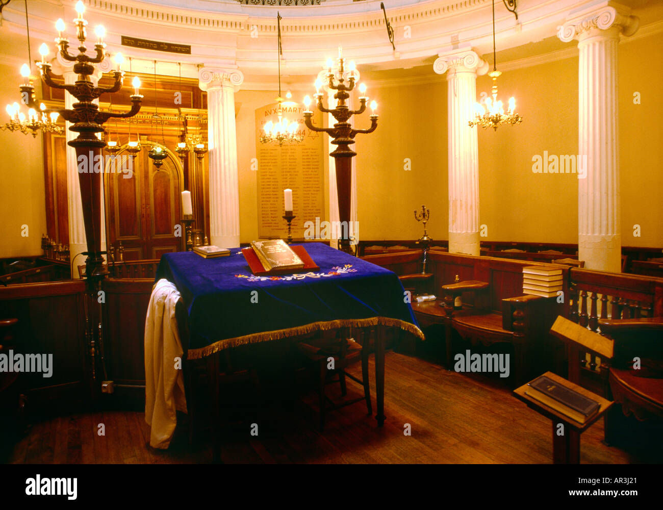 Avignon France Synagogue Showing Arc Built 1845 Stock Photo - Alamy