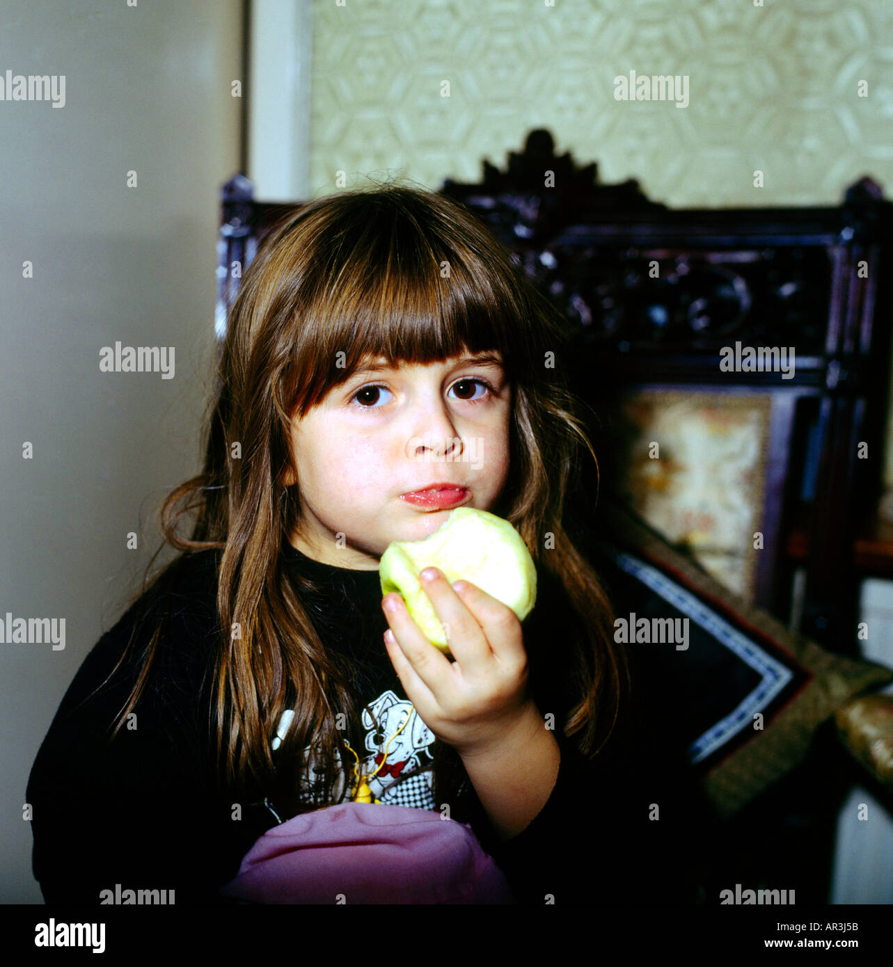 English child eating hi-res stock photography and images - Alamy