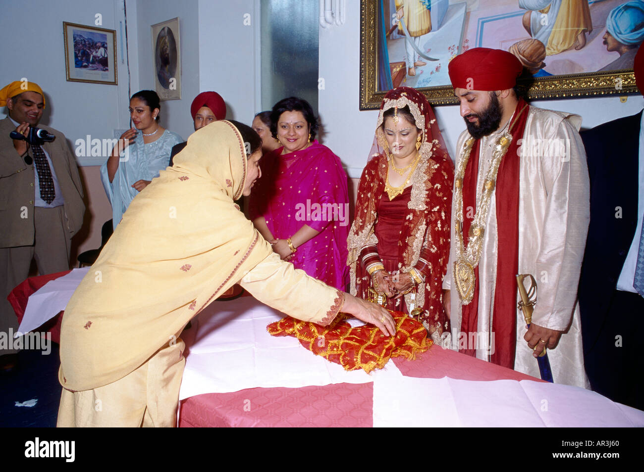 Sikh Wedding - Langar Given To Bride & Groom After Wedding Central ...