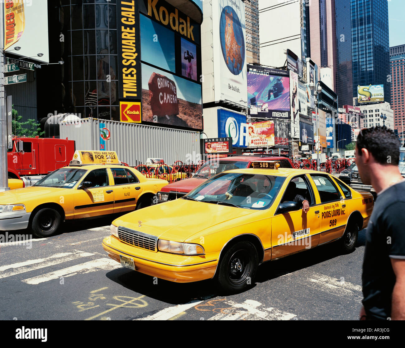 USA NEW YORK YELLOW CABS IN TIMES SQUARE Stock Photo - Alamy