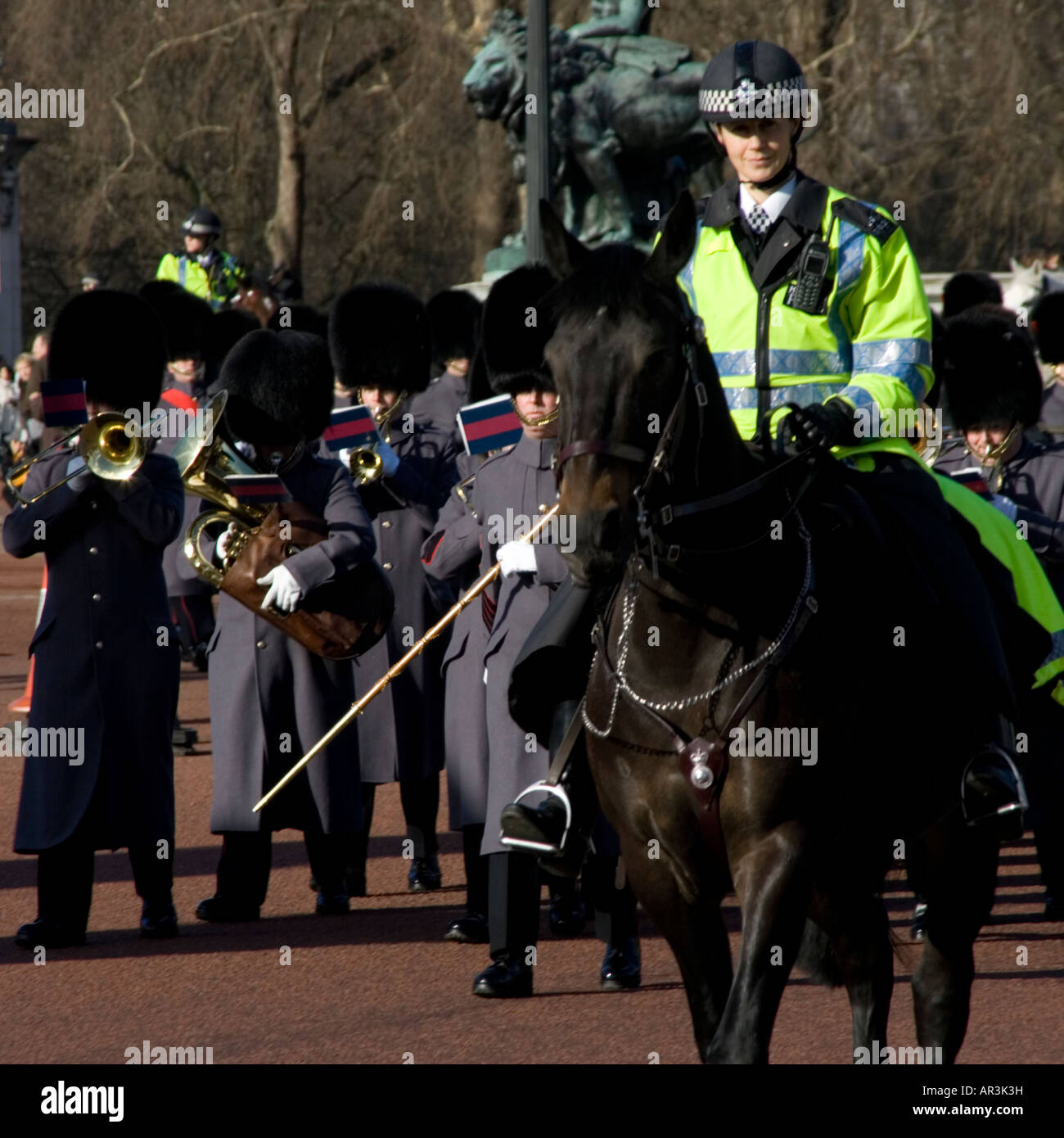 Mounted policewomen hi-res stock photography and images - Alamy