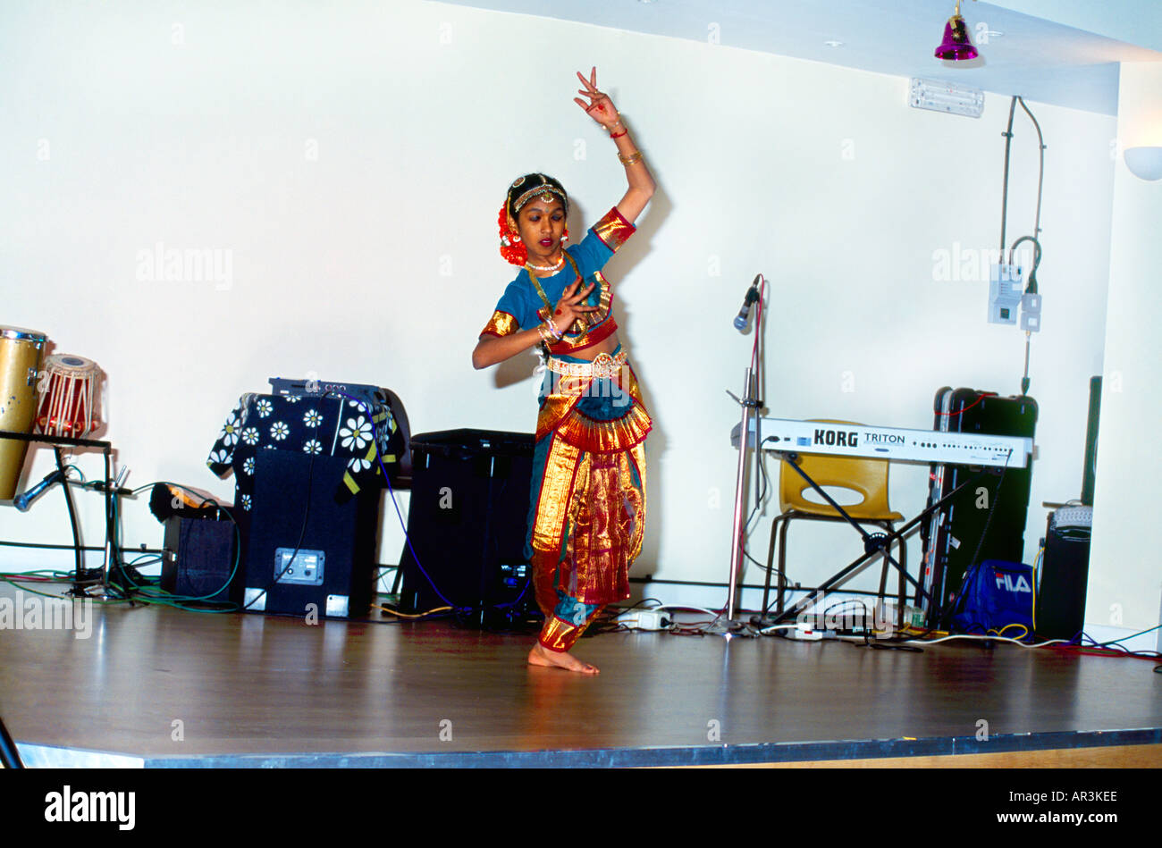 Diwali festival dance hi-res stock photography and images - Alamy