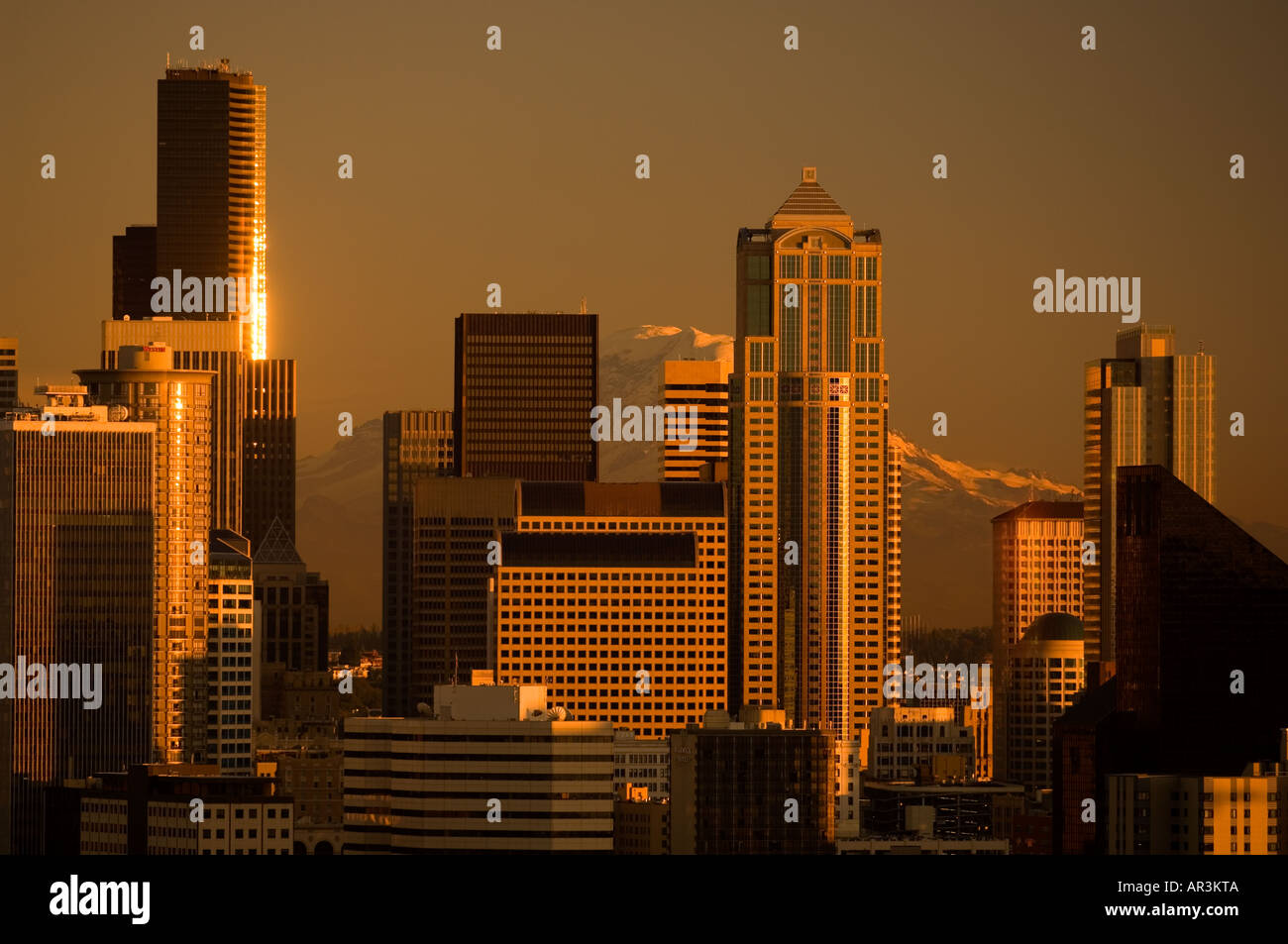 411 feet hi-res stock photography and images - Alamy