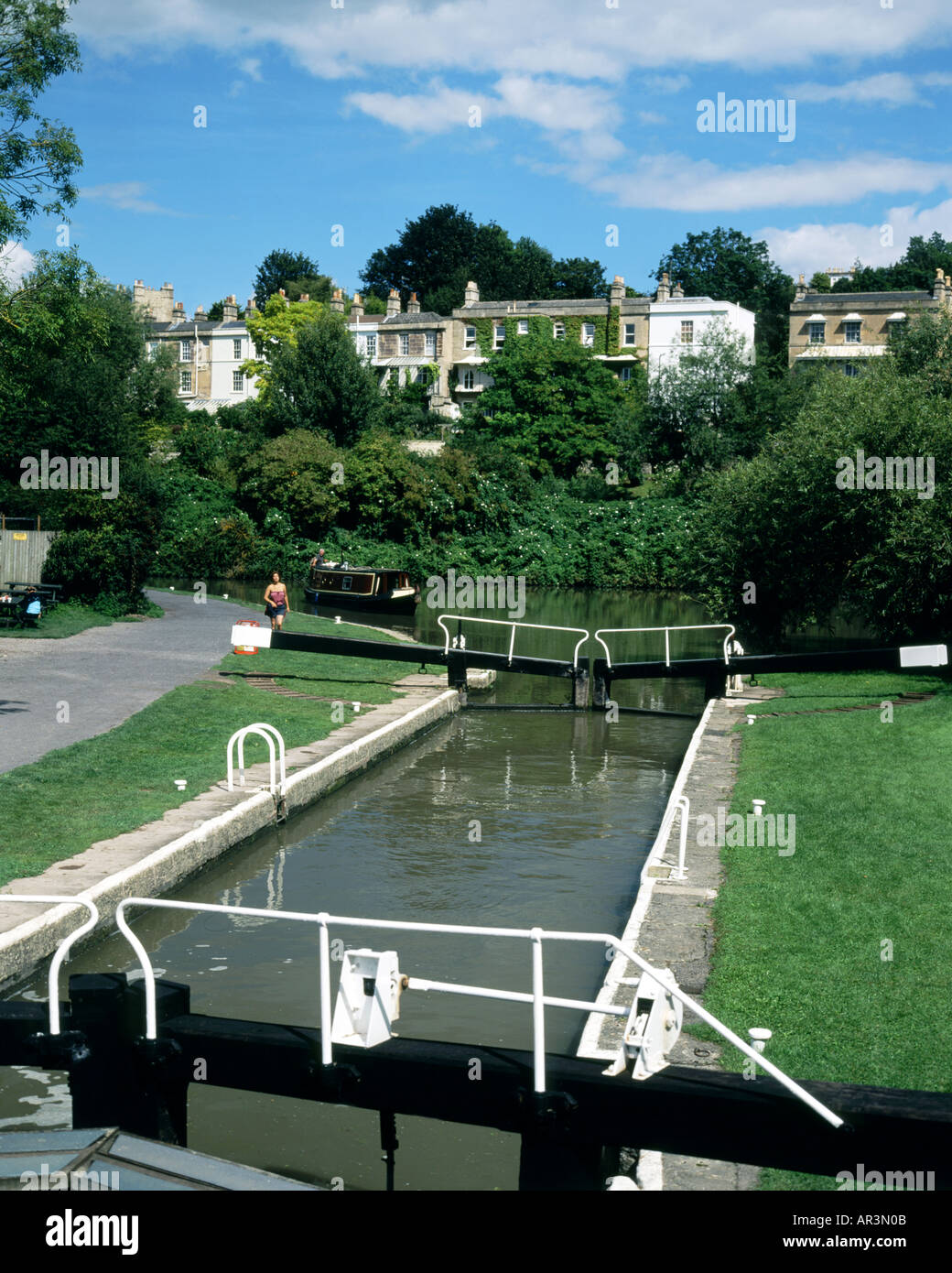 Widcombe lock kennet avon canal avon hi-res stock photography and ...
