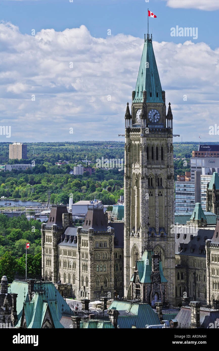 The Peace Tower rises high above the Centre Block of Parliament Hill in ...