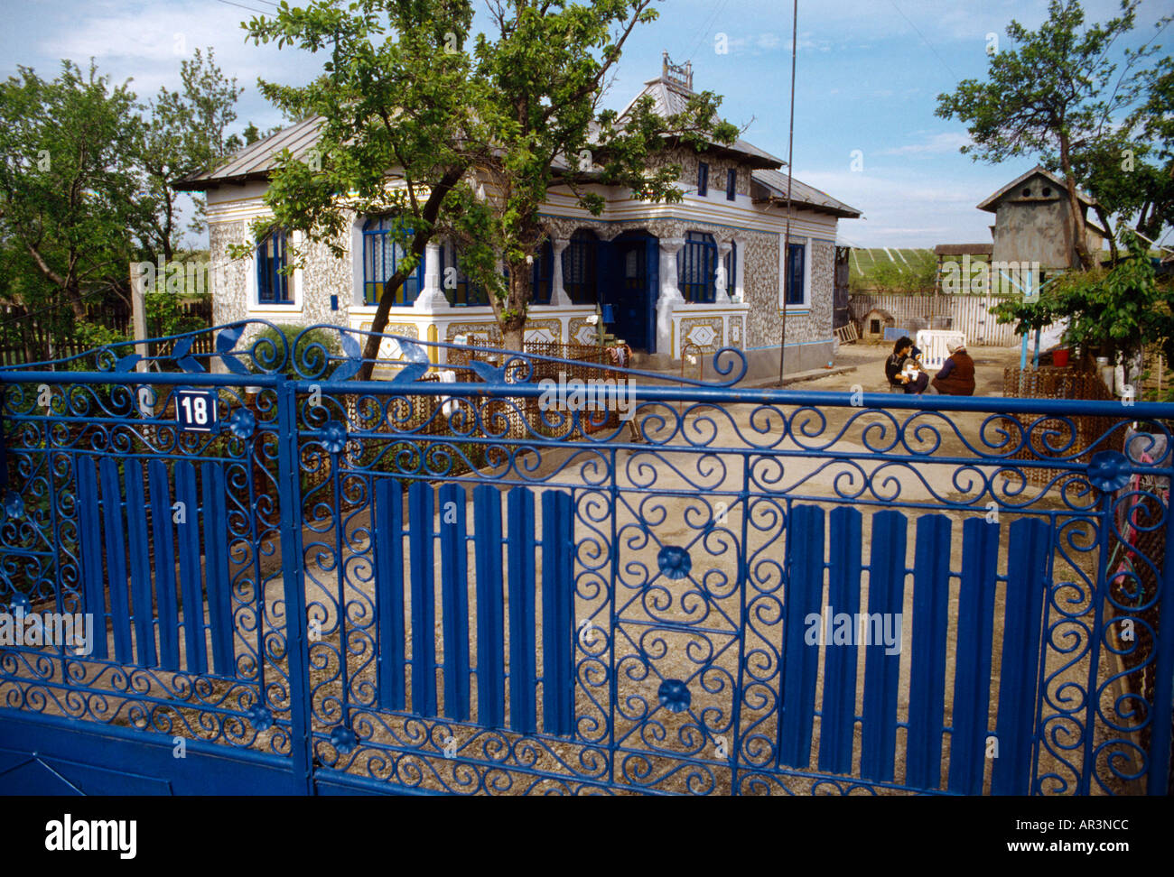 Decorative house gate hi-res stock photography and images - Alamy