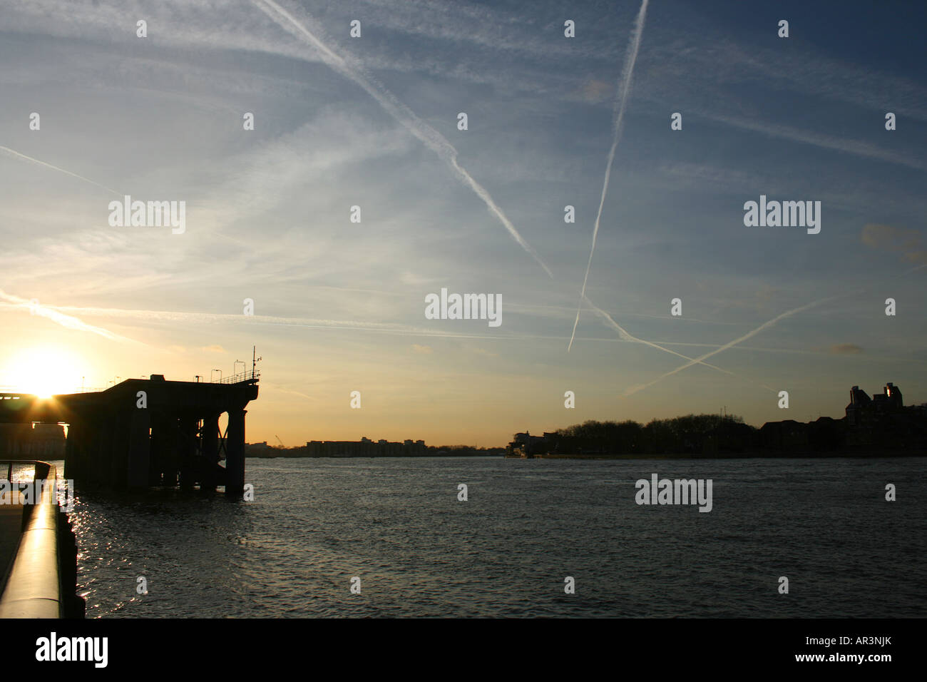 Thames sunset greenwich hi-res stock photography and images - Alamy