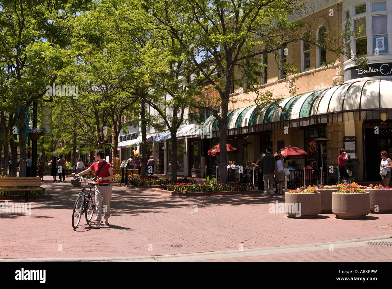 Pearl street mall hi-res stock photography and images - Alamy