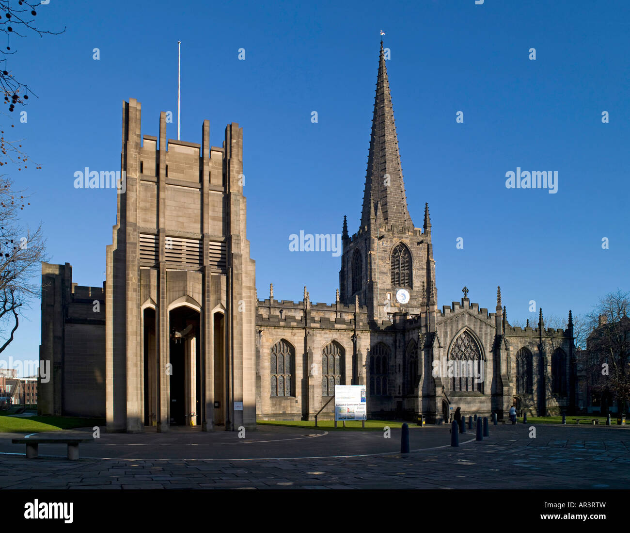 Sheffield cathedral church hi-res stock photography and images - Alamy