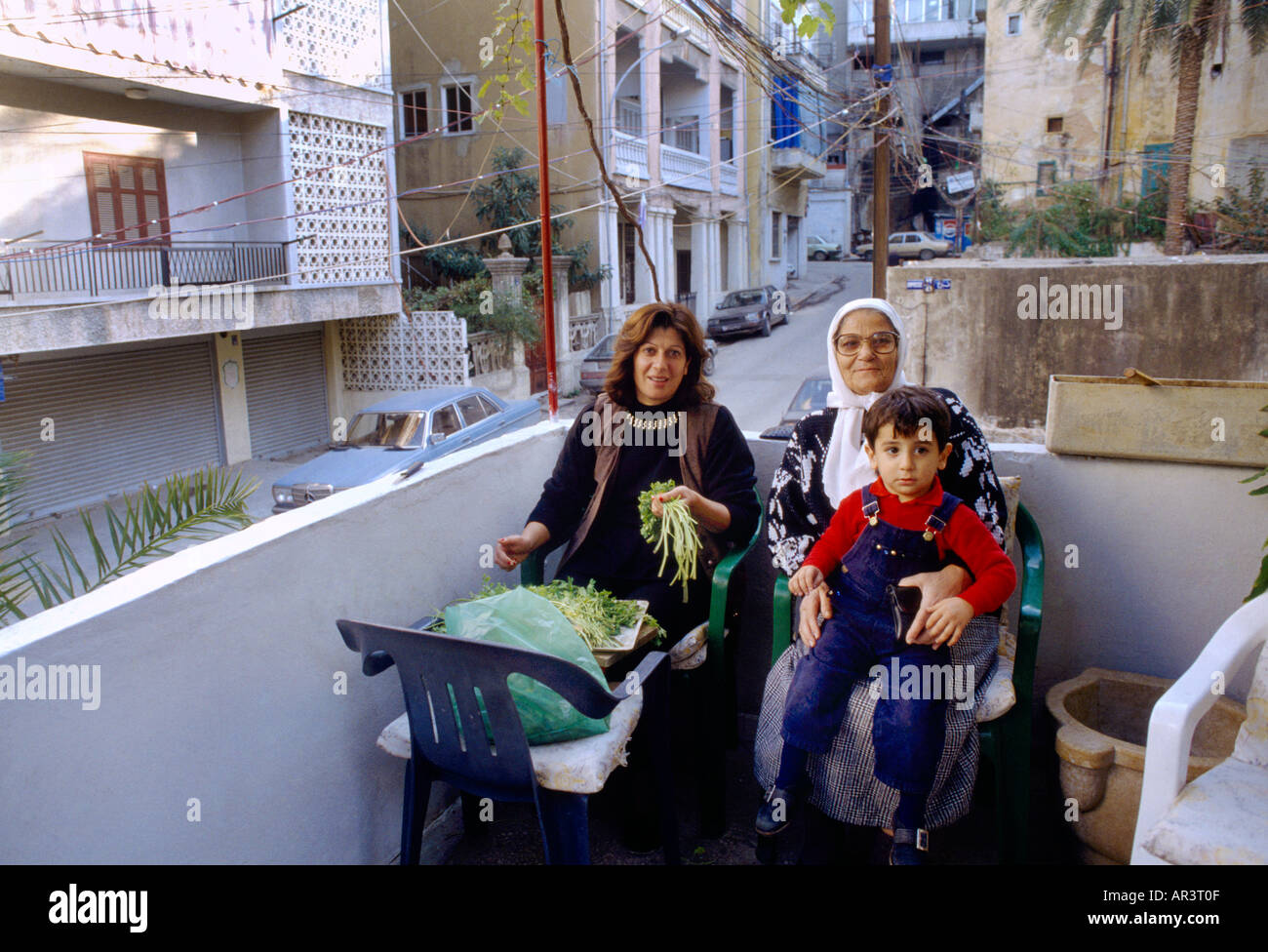 Beirut Lebanon Family making Tabouli Stock Photo - Alamy