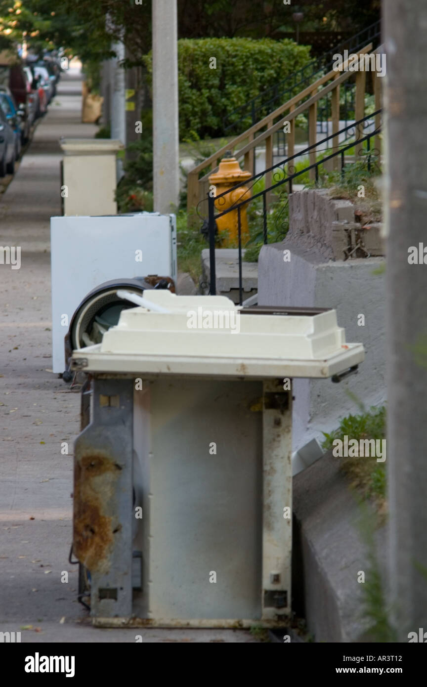 Curbside waste pickup hi-res stock photography and images - Alamy