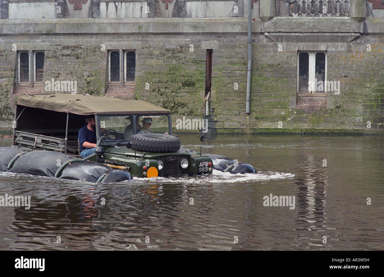 Historic 1963 APGP amphibious Land Rover with flotation bags swimming ...