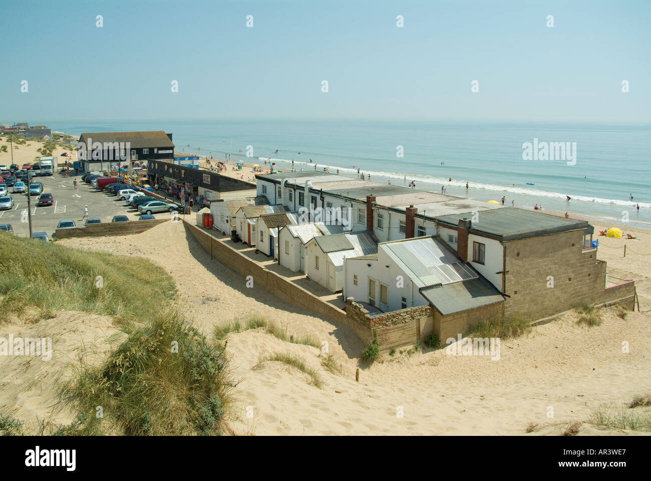 Beach houses camber sands hi-res stock photography and images - Alamy