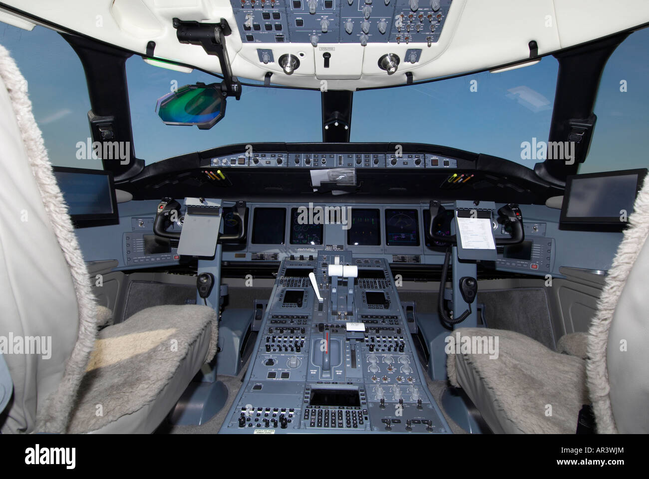 Cockpit plane controls hi-res stock photography and images - Alamy