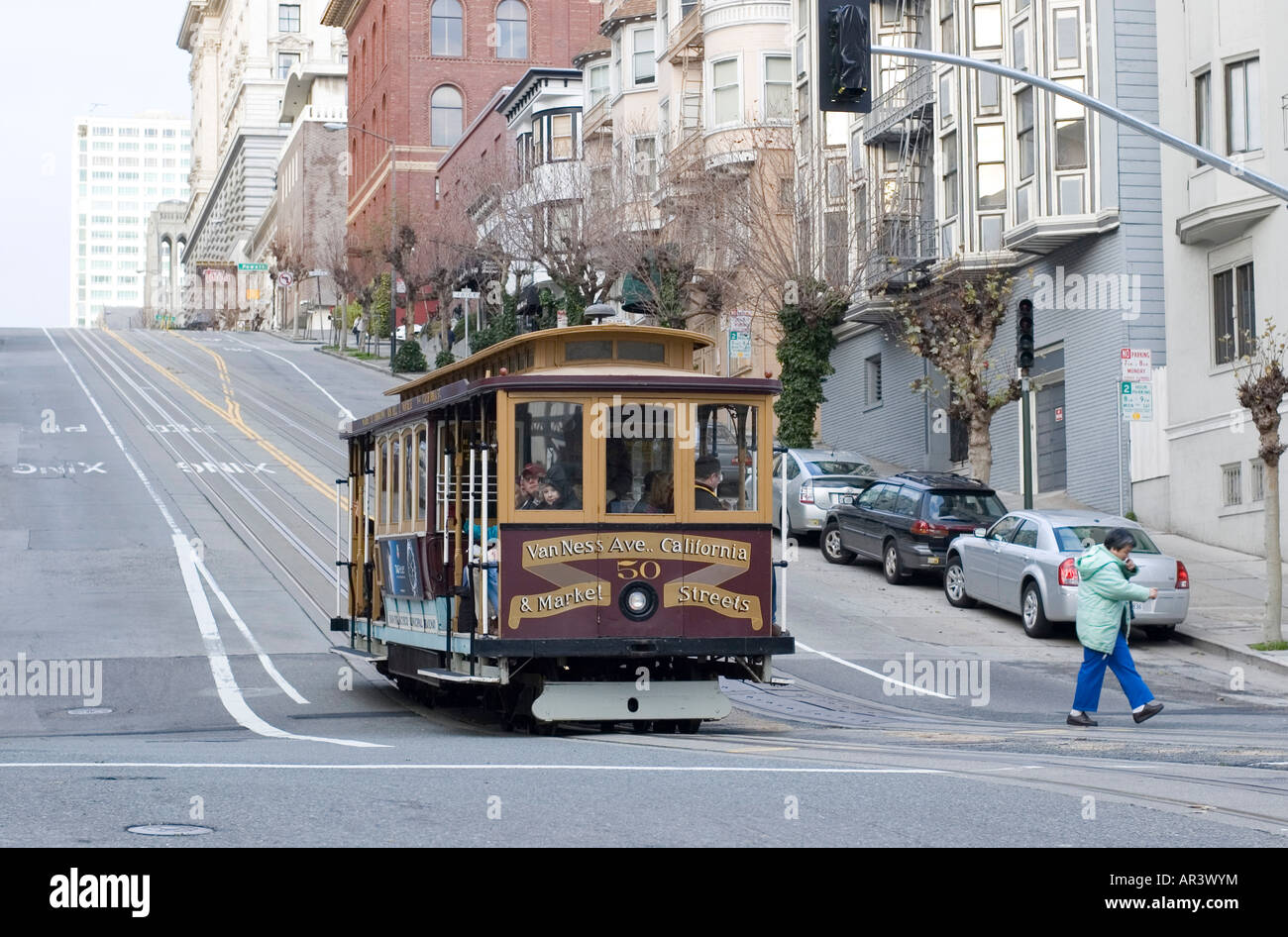 Car in san francisco slope street hi-res stock photography and images ...