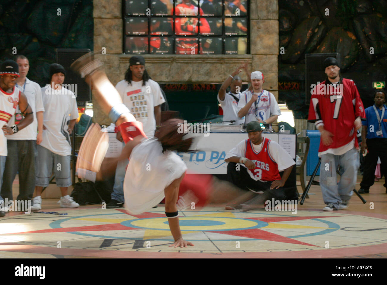 Poppin dance hi-res stock photography and images - Alamy