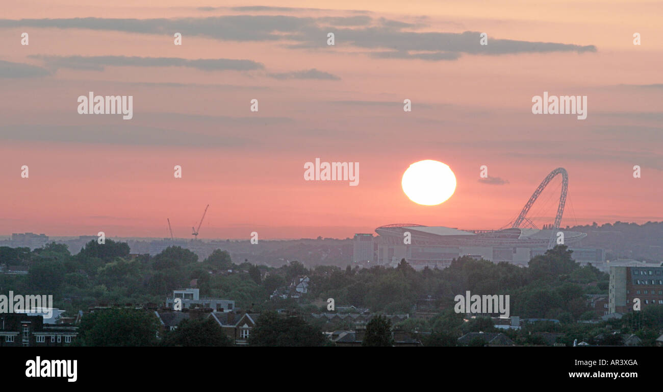 Wembley stadium north london hi-res stock photography and images - Alamy