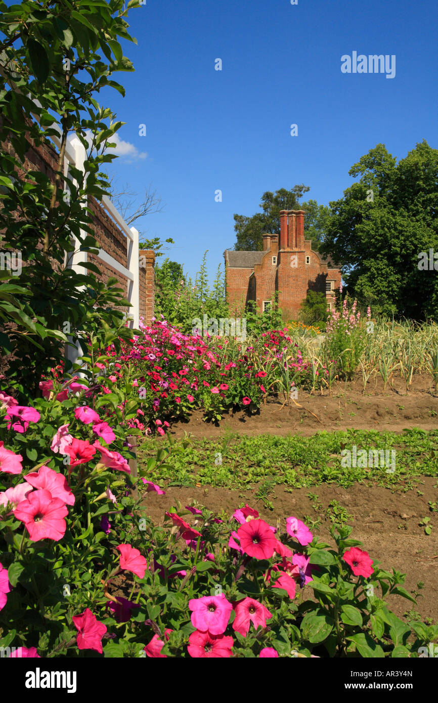 Garden, Bacon's Castle, Surry County, Virginia, USA Stock Photo - Alamy