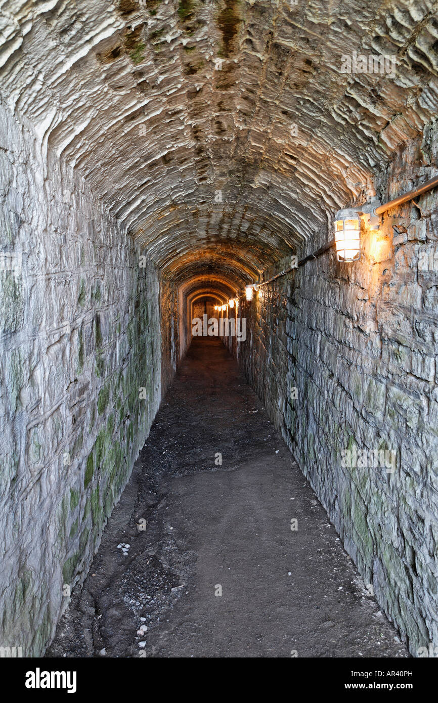 Quiet firing hi-res stock photography and images - Alamy