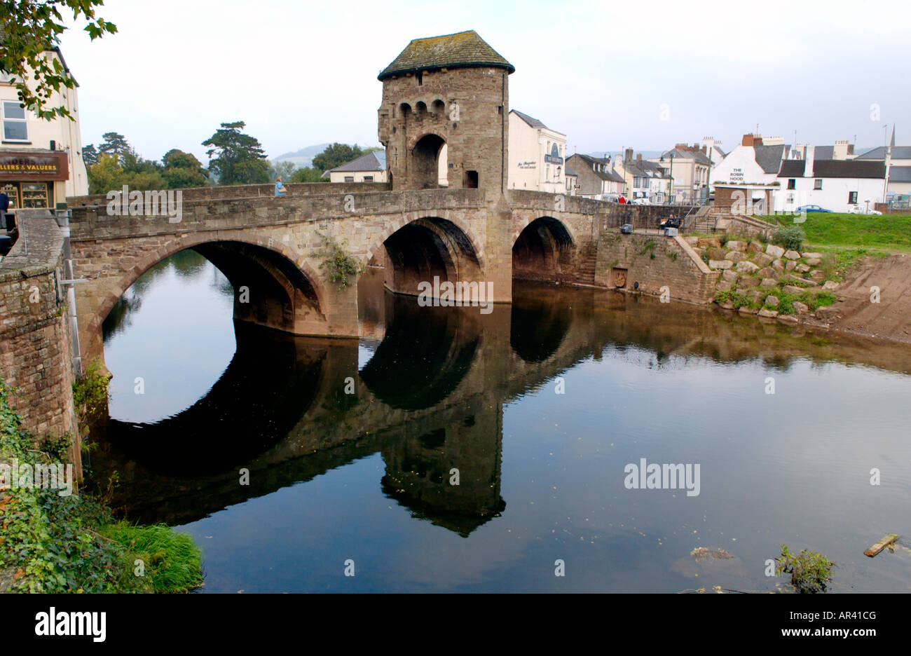 Medieval 13th century monnow bridge monmouth hi-res stock photography ...