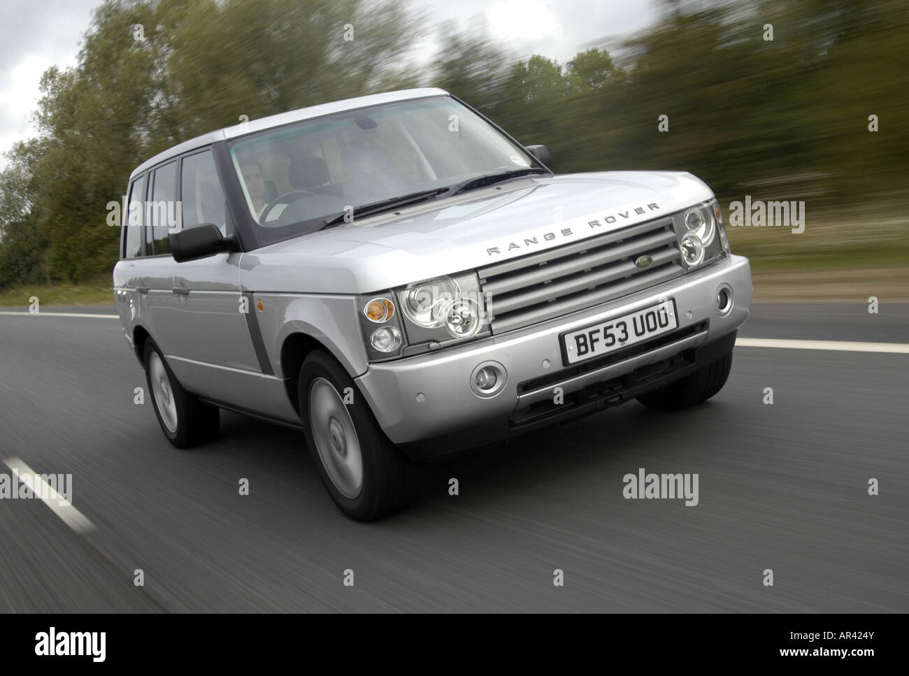 Range rover v8 engine hi-res stock photography and images - Alamy