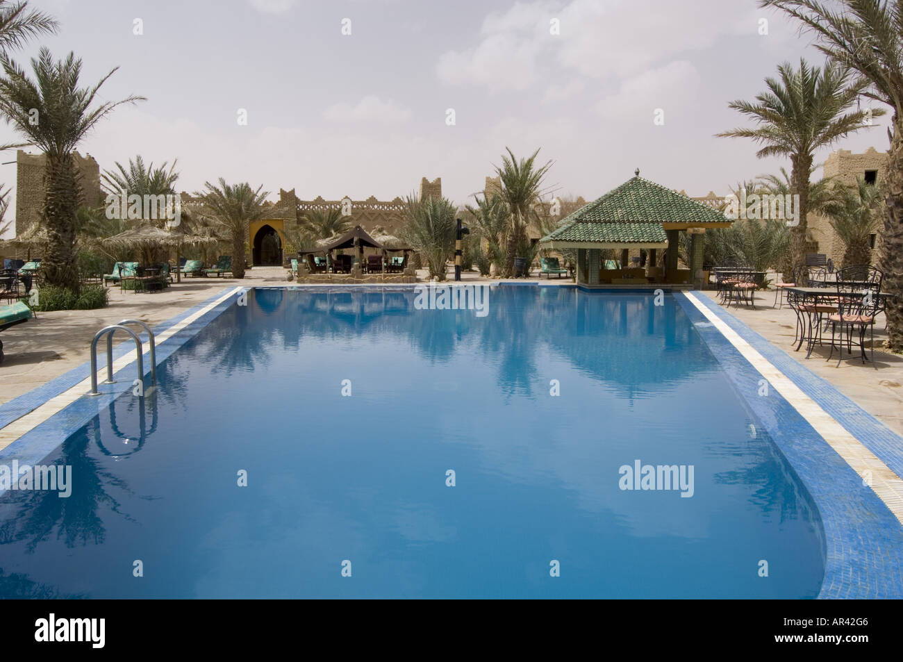 Marocco house with pool hi-res stock photography and images - Alamy