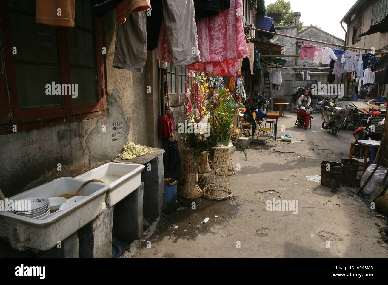 Back alley duolun road backyard hi-res stock photography and images - Alamy