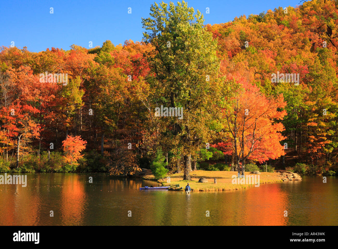Kayaking, Sherando Lake, George Washington National Forest, Virginia ...