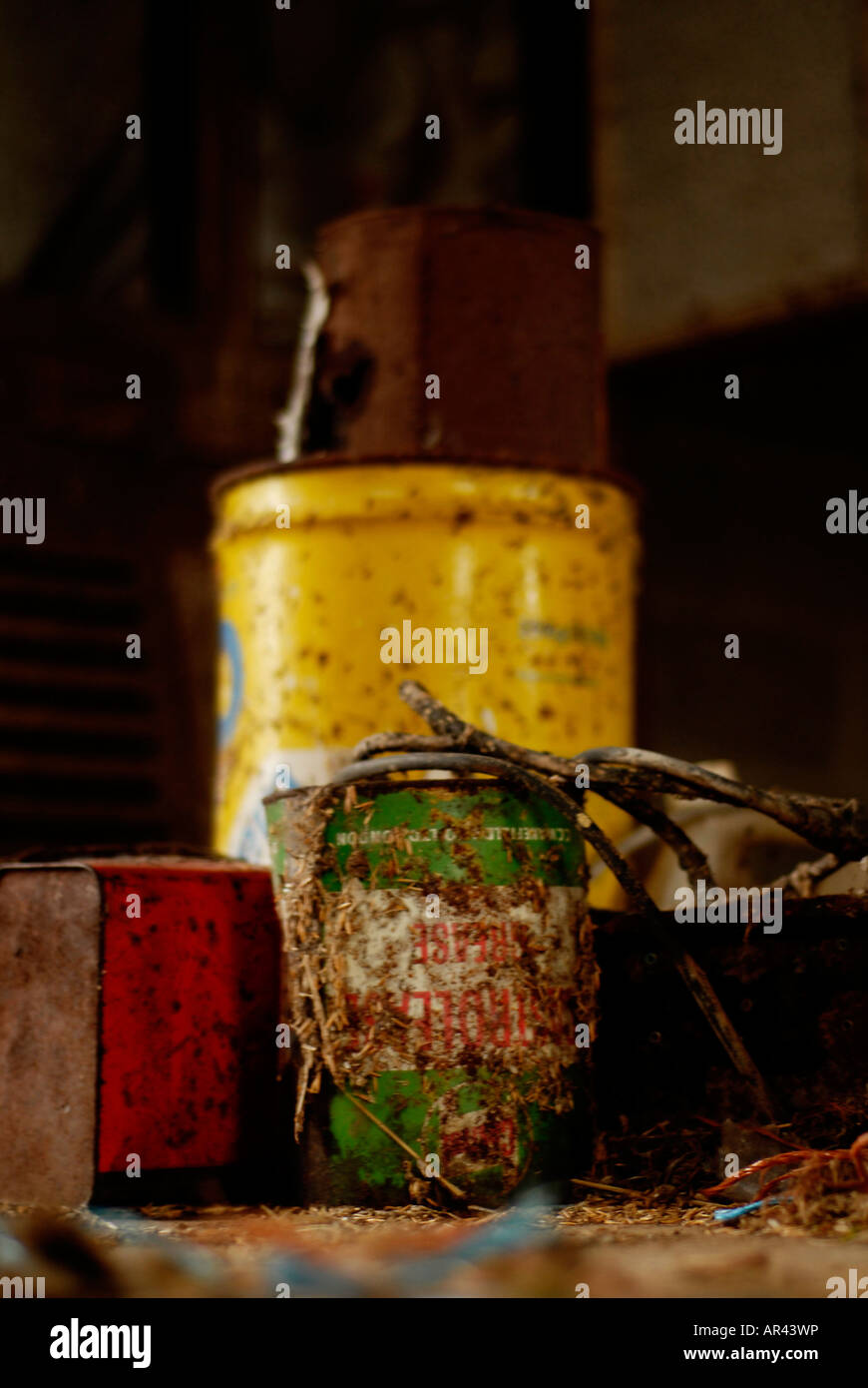 Rusty tins hi-res stock photography and images - Alamy