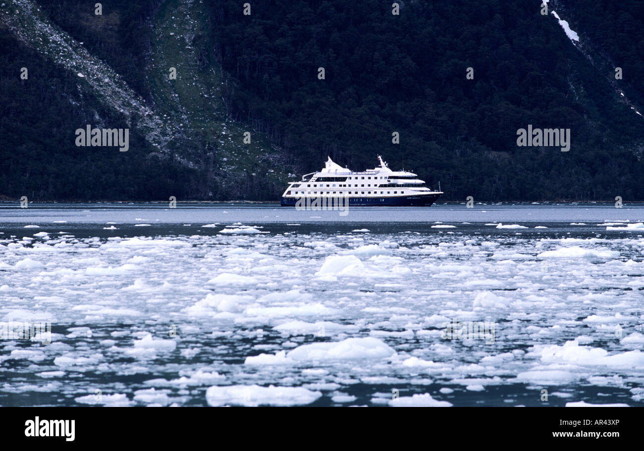 Mare australis cruise hi-res stock photography and images - Alamy