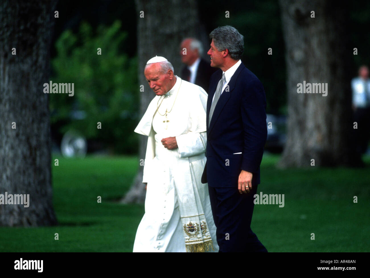 President Bill Clinton and Pope John Paul II in Denver, Colorado for ...