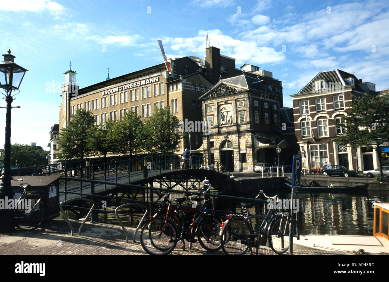 Leiden Nieuwe Rijn Netherlands balance weighing-house Stock Photo - Alamy