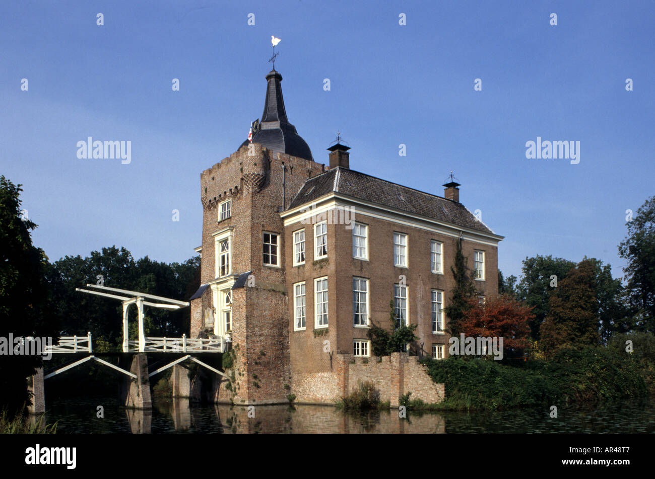 Netherlands Heukelum Holland Monument castle Stock Photo - Alamy