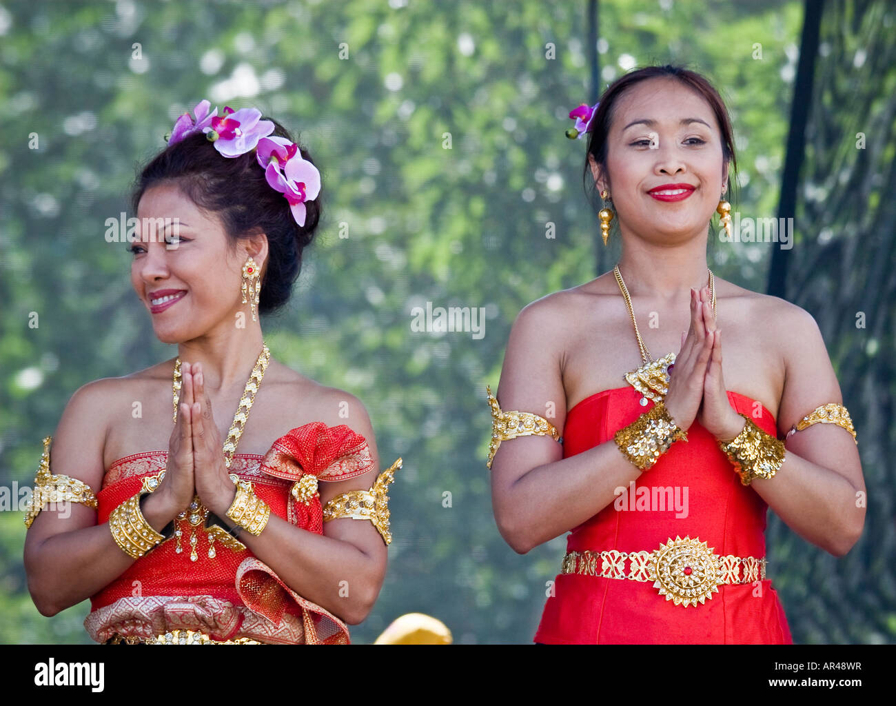 Traditional Thai dance performance during Tastes of Thailand festival ...