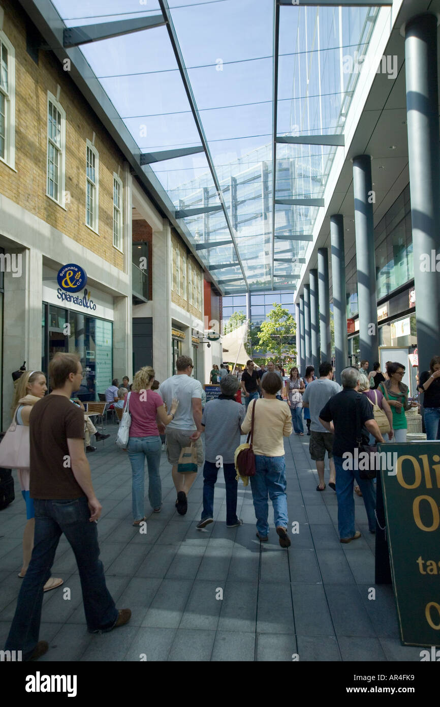 Spitalfields market roof hi-res stock photography and images - Alamy
