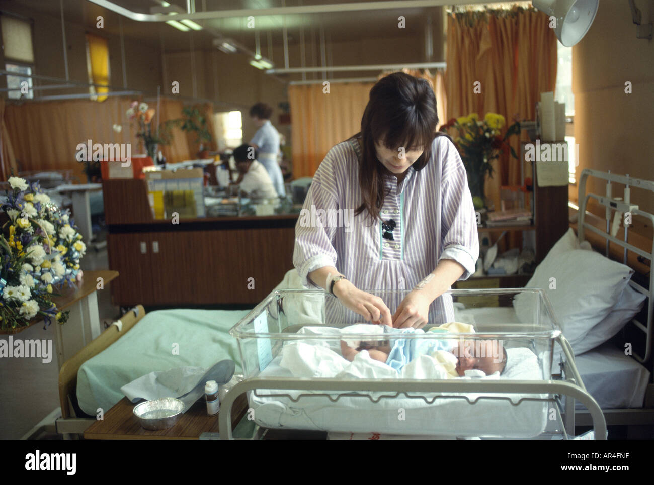 Hospital ward britain hi-res stock photography and images - Alamy