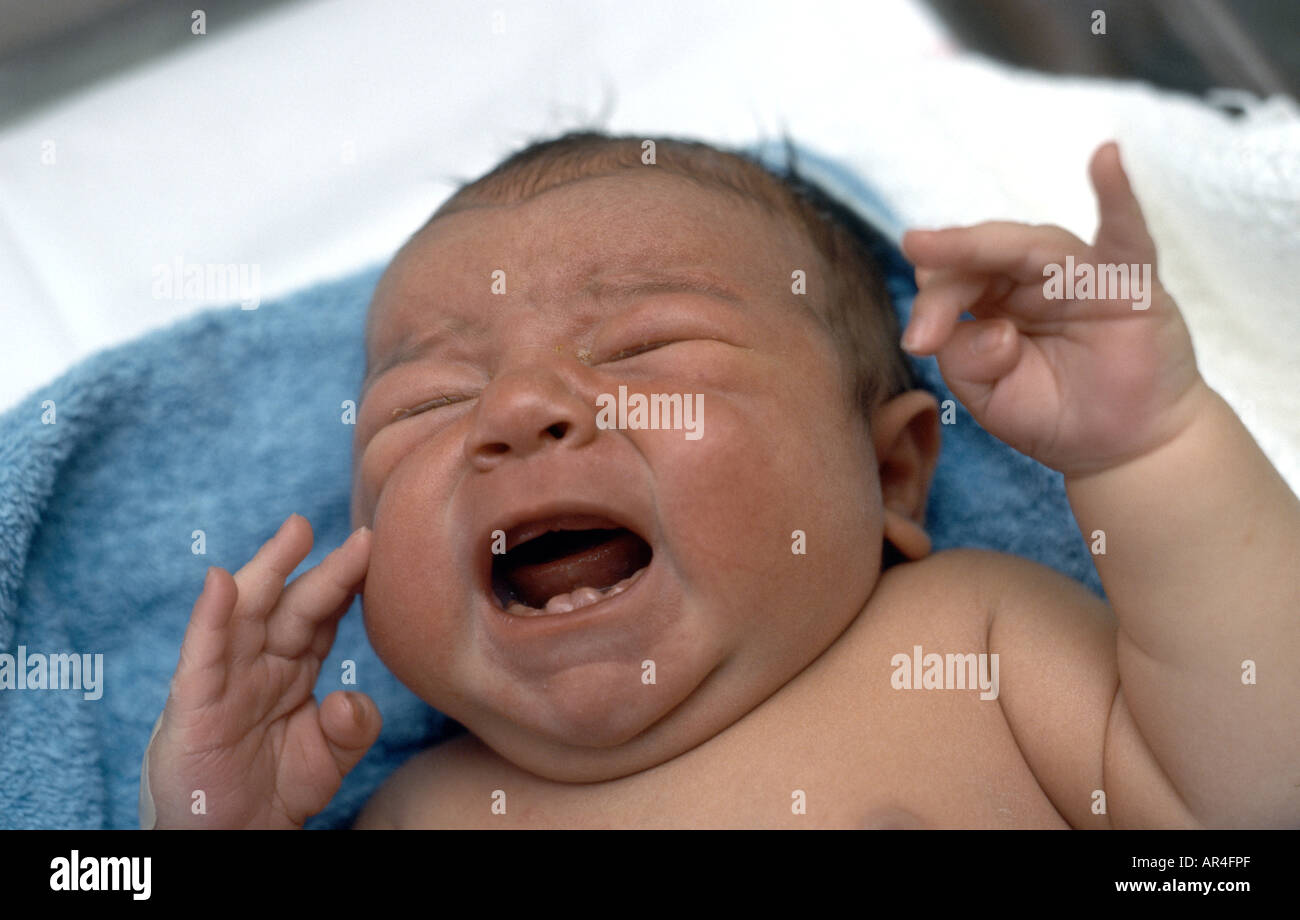 new born baby crying Stock Photo - Alamy