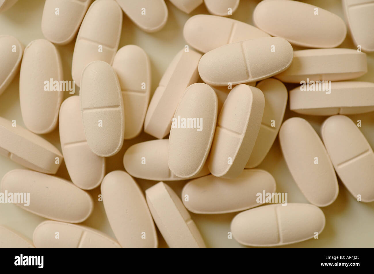 Mass production of aspirin hi-res stock photography and images - Alamy